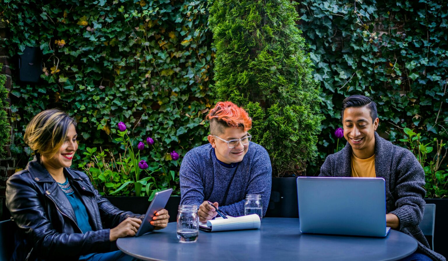 How to Ensure Great Collaboration at Your Hybrid Workplace | Coworker Mag